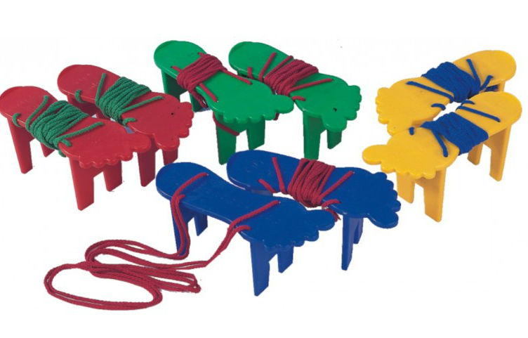 Cómo jugar al juego de los zancos: guía paso a paso - CCFProsario.com